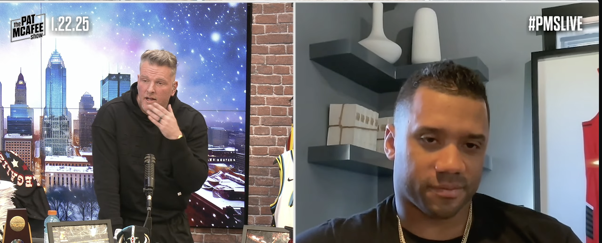 Russell Wilson clears the air on reported dysfunction between him and ...