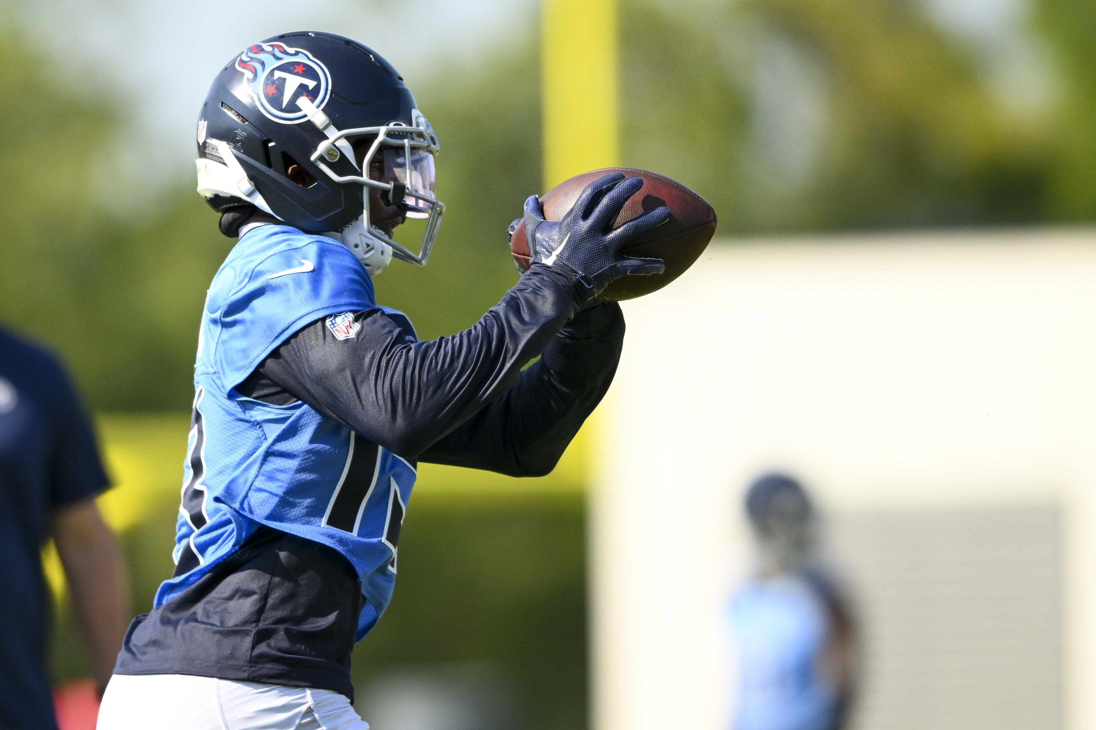 Titans Training Camp Notebook: Surprise Titans receiver on track to ...