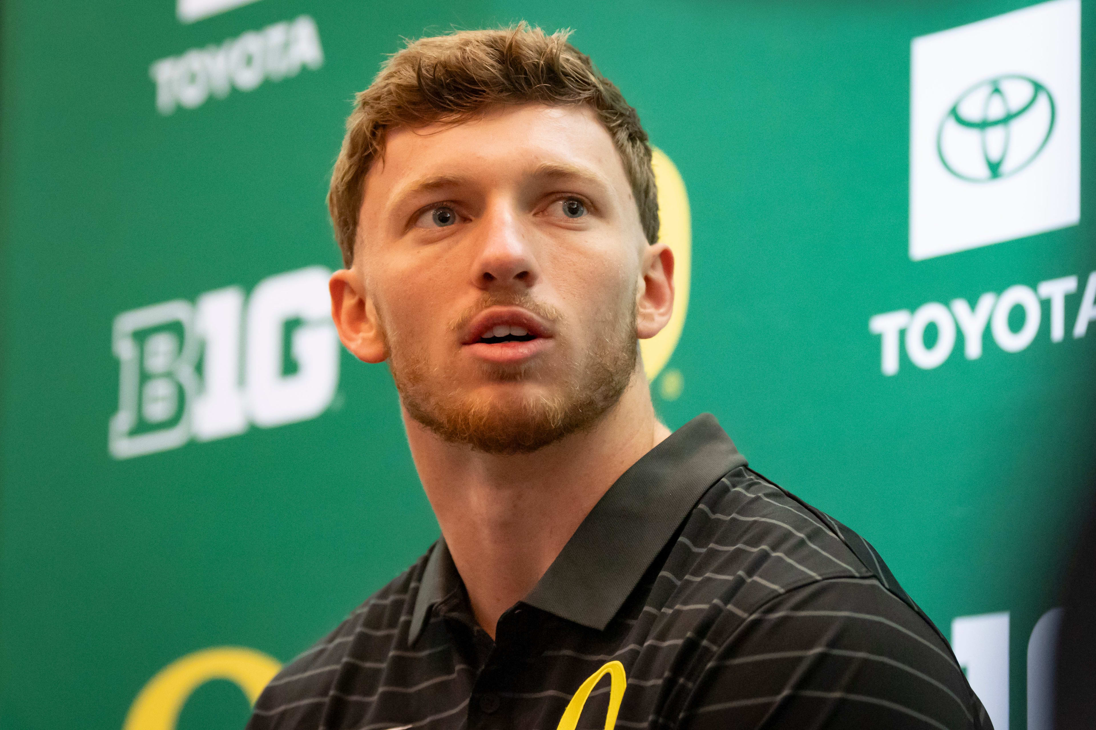 Fox analyst lists Dillon Thieneman as the Oregon Ducks best player, but ...