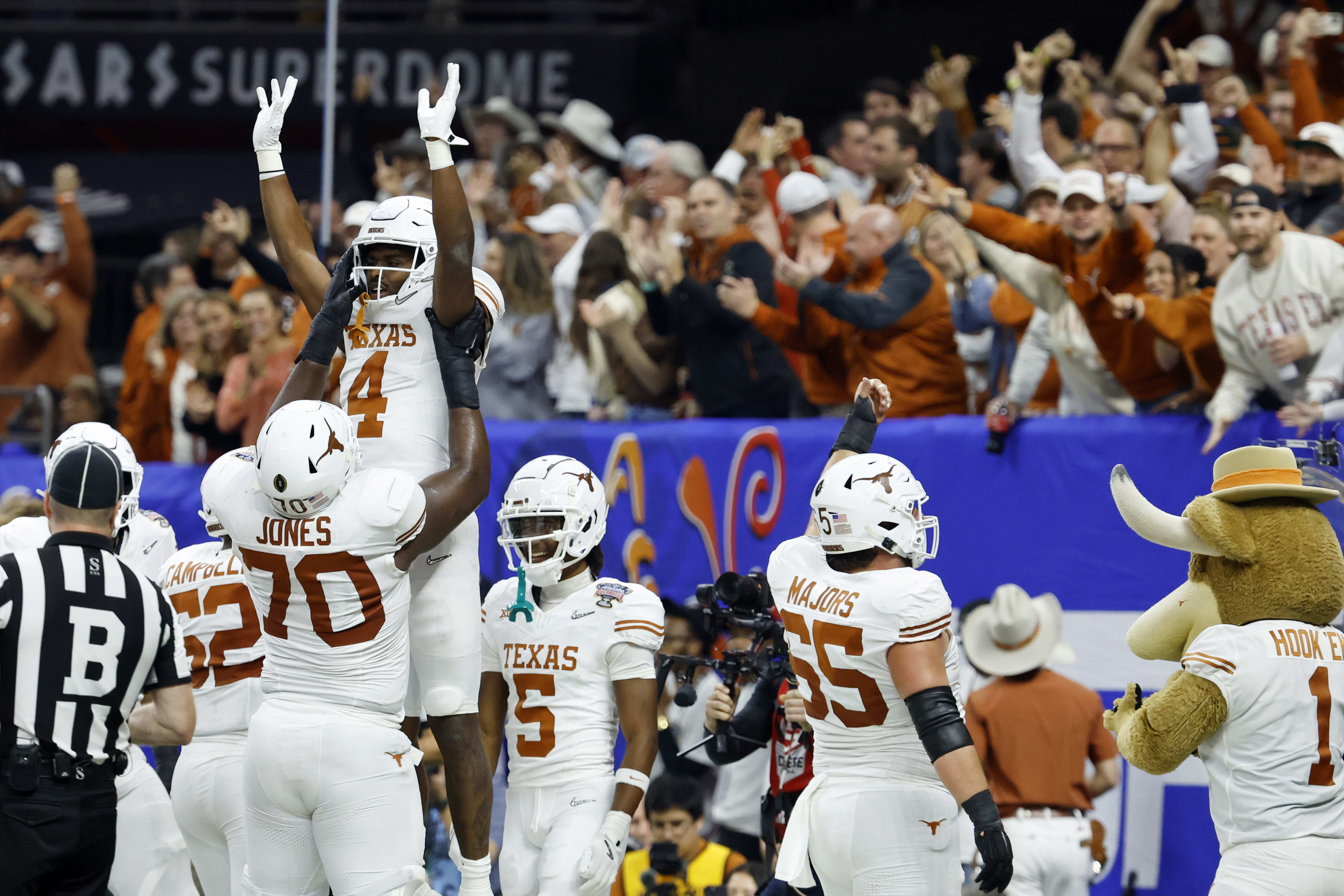 Texas Longhorns running back draws comeback inspiration from a national ...