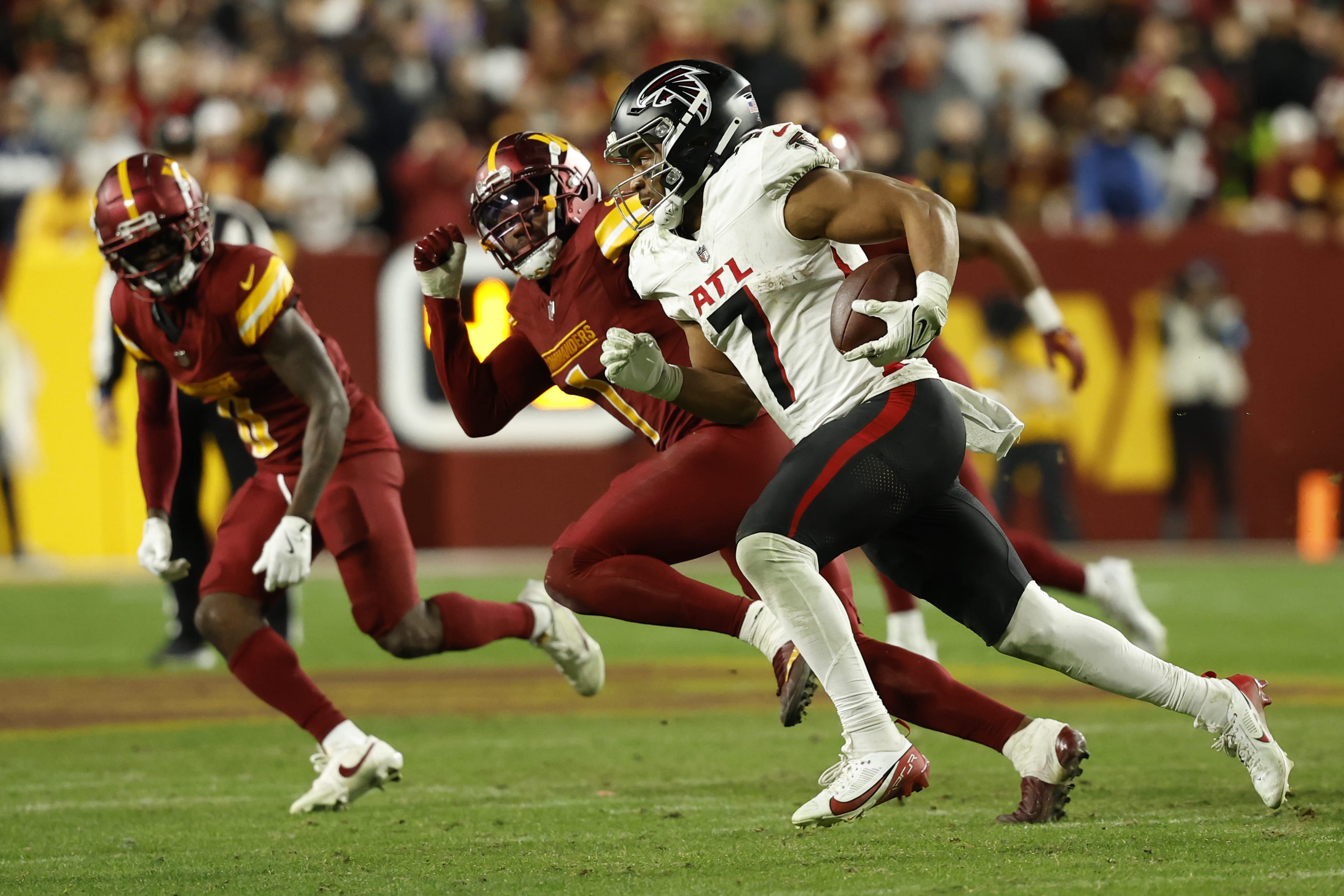 'I see no weaknesses for the guy' – The Commanders' defense has a tall ...