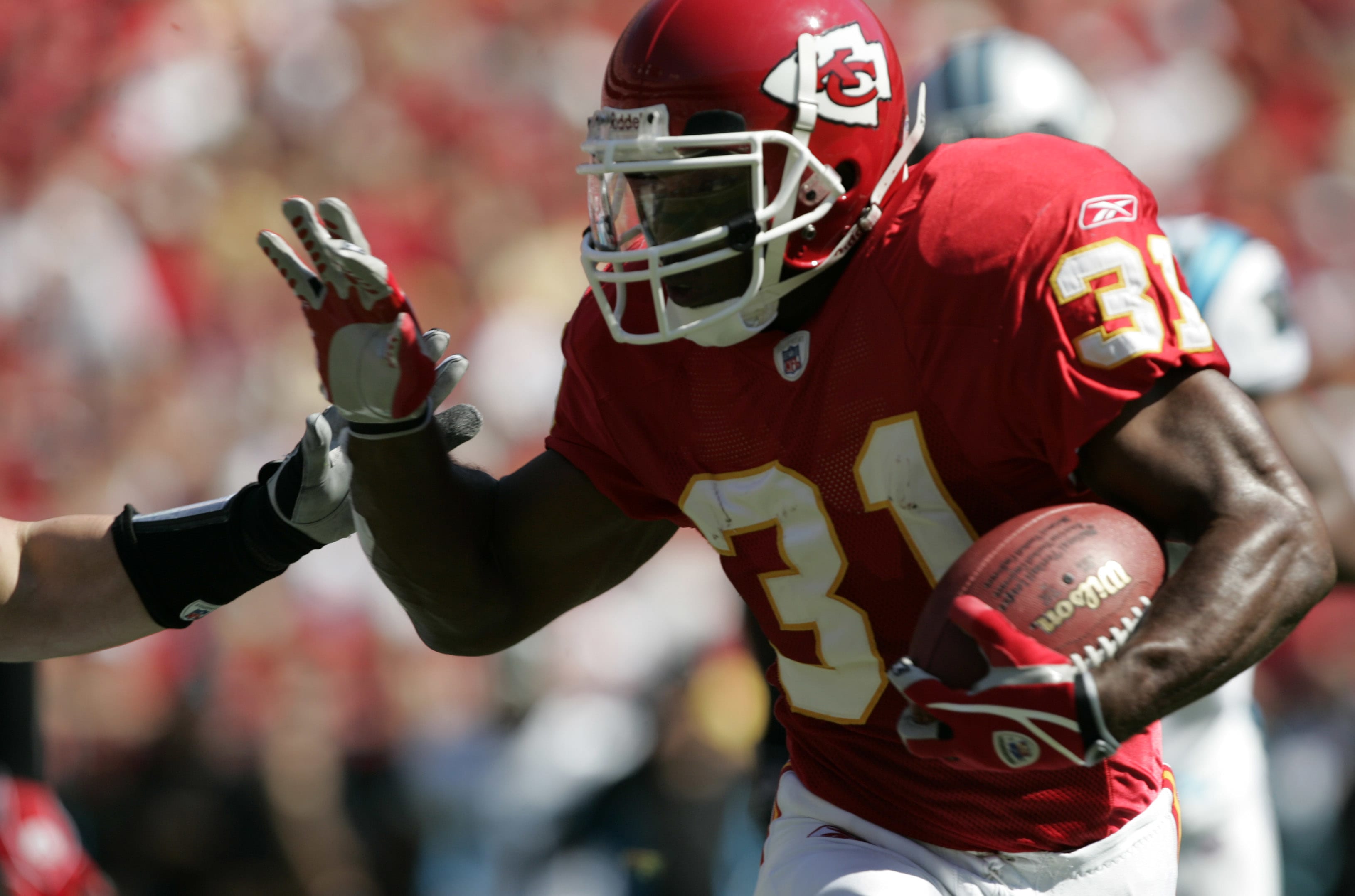 Kansas City Chiefs choose the perfect franchise legend to honor as drum ...
