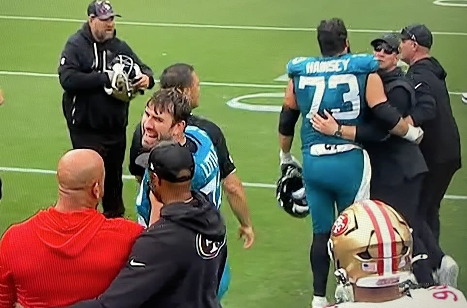 An Incredible Showdown: The tense incident between two "GIANTS" Robert ...