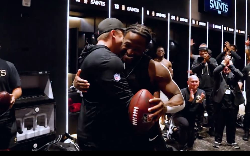 Alvin Kamara steals the show during postgame locker room celebration to ...