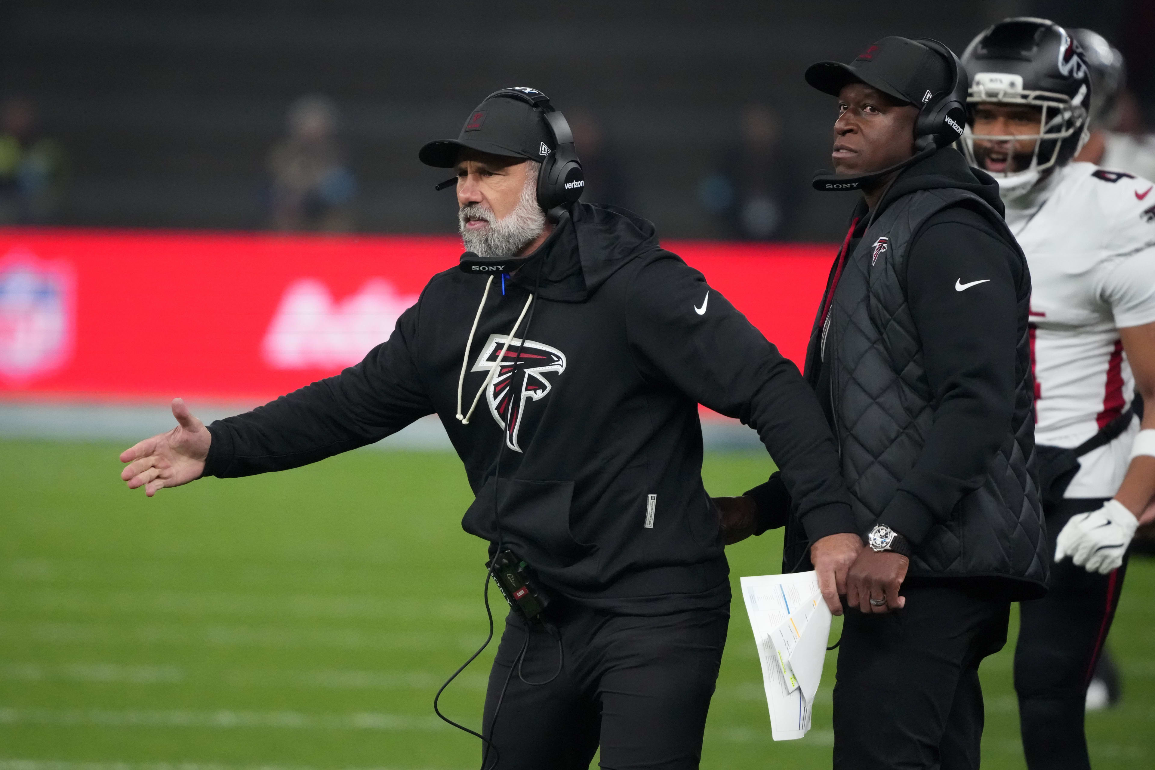 Dan Quinn takes advantage of head coaching change, plus two other ...