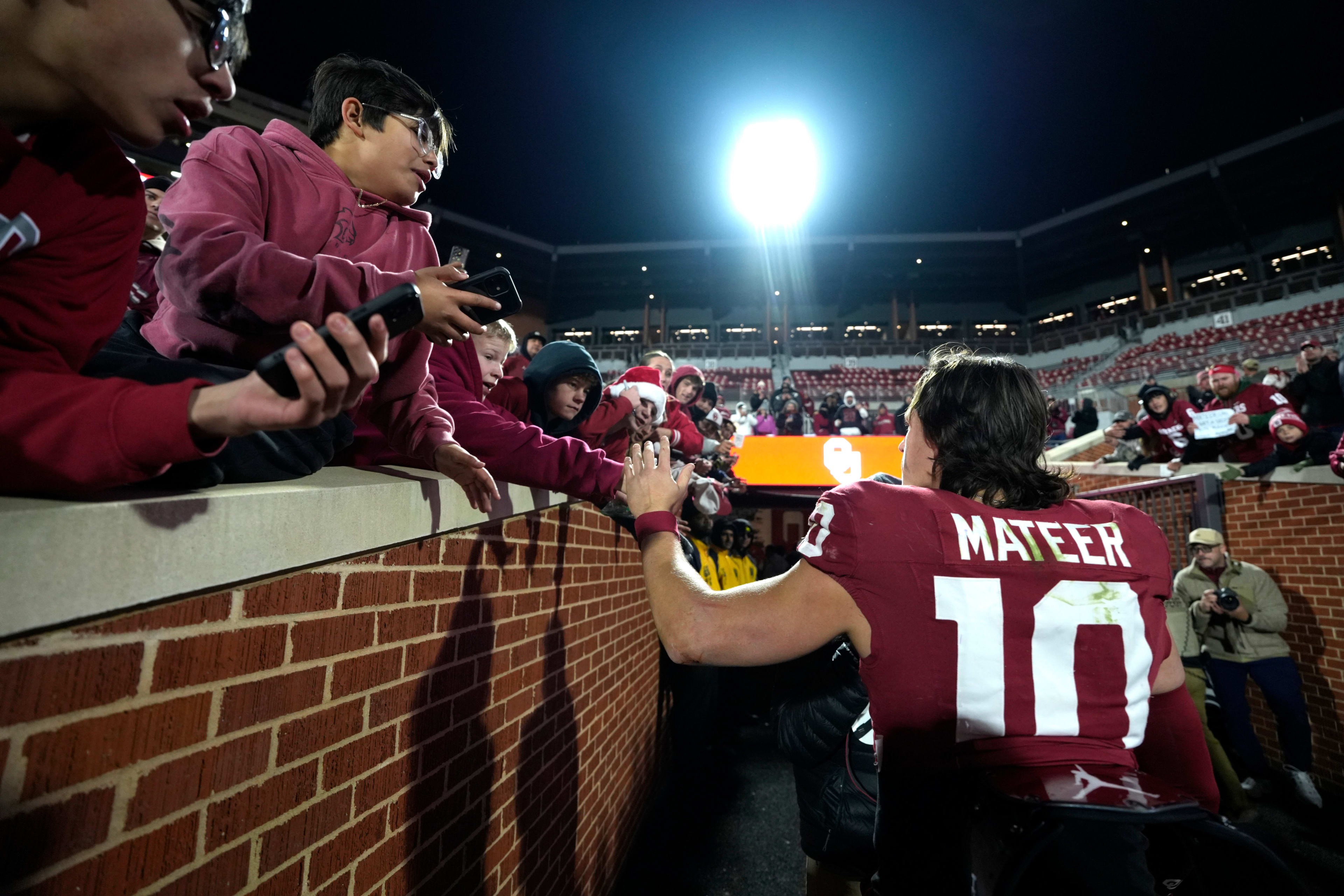 ESPN is going out of their way to make Oklahoma Sooners fans happy ...