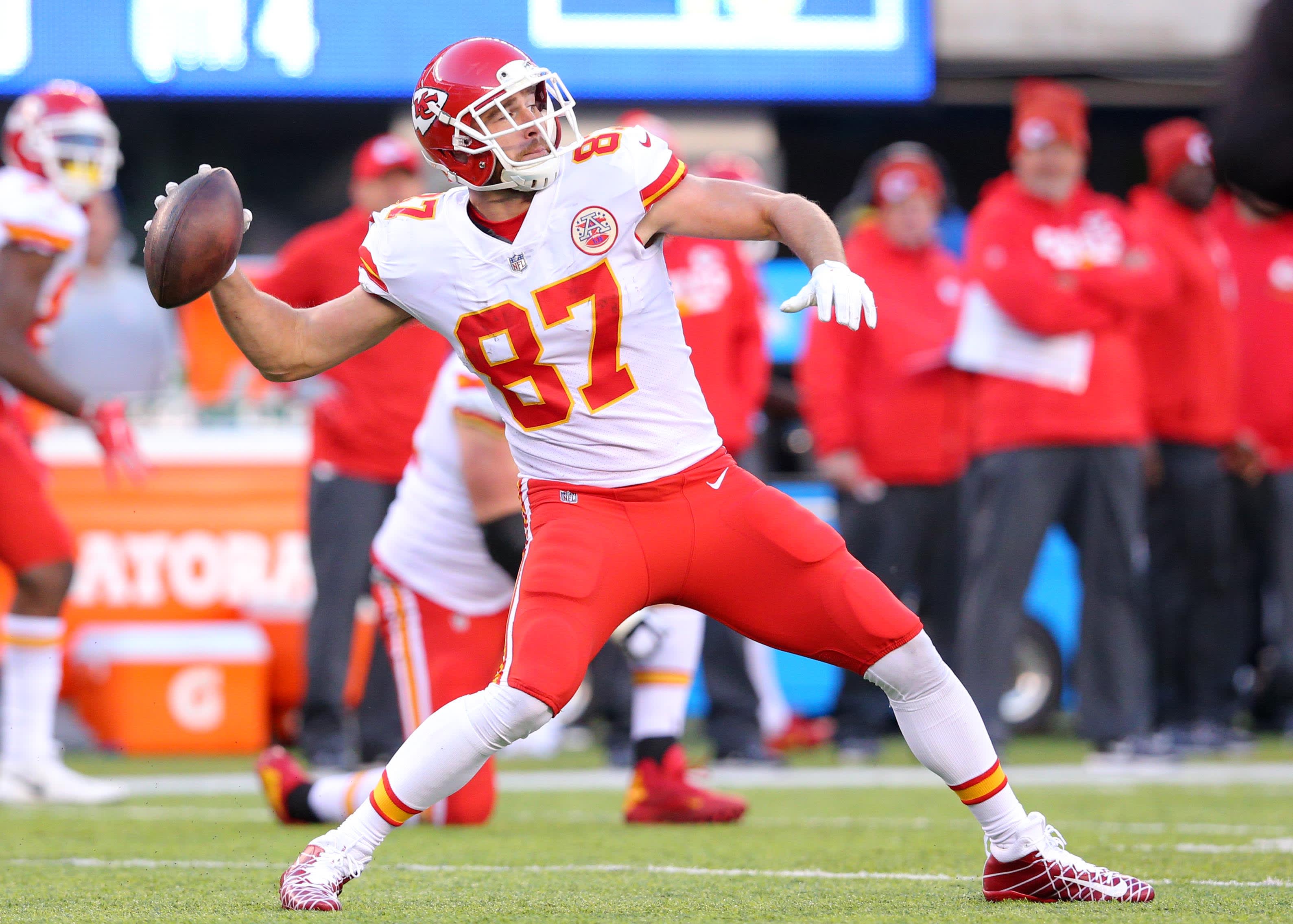 Who is Kansas City Chiefs' emergency backup quarterback in Week 16 ...