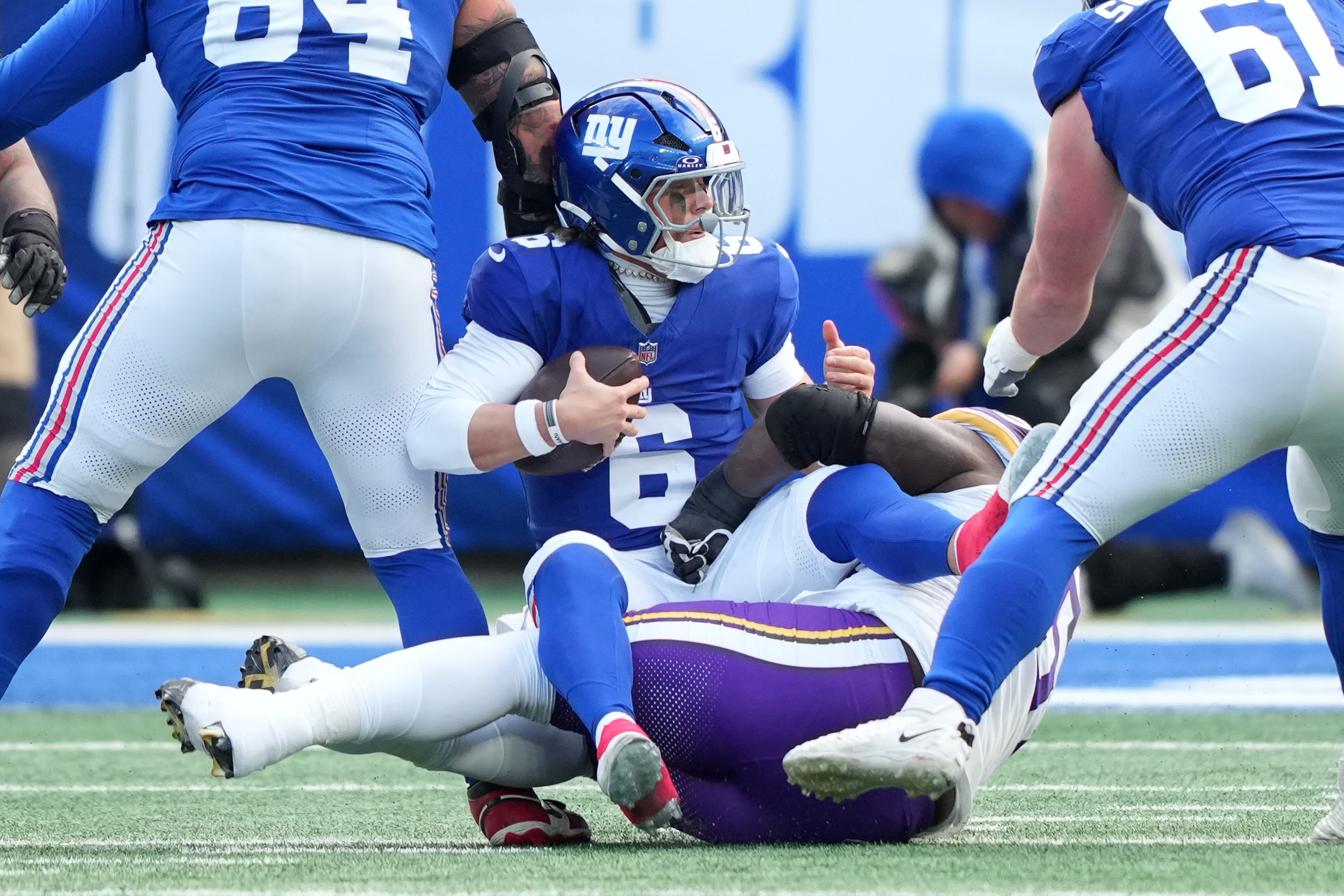 A confusing identity shift holds back the Giants offense and Jaxson ...