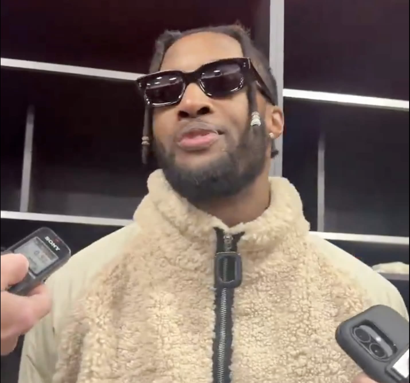 Browns Pro Bowler takes a shot at Aaron Rodgers after forcing game-winning deflection that could ...