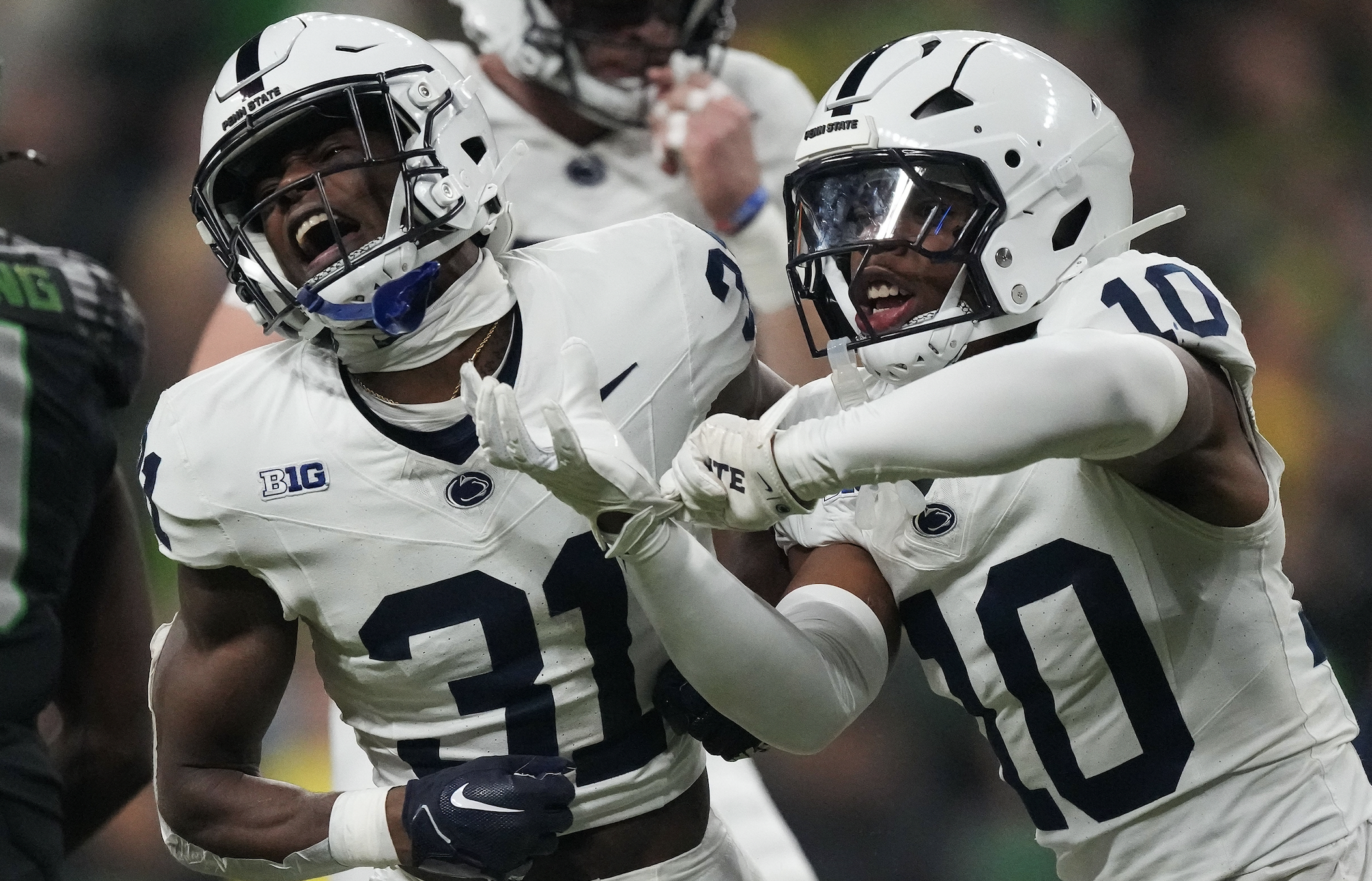 Tennessee's latest transfer addition is already trying to recruit a key ...