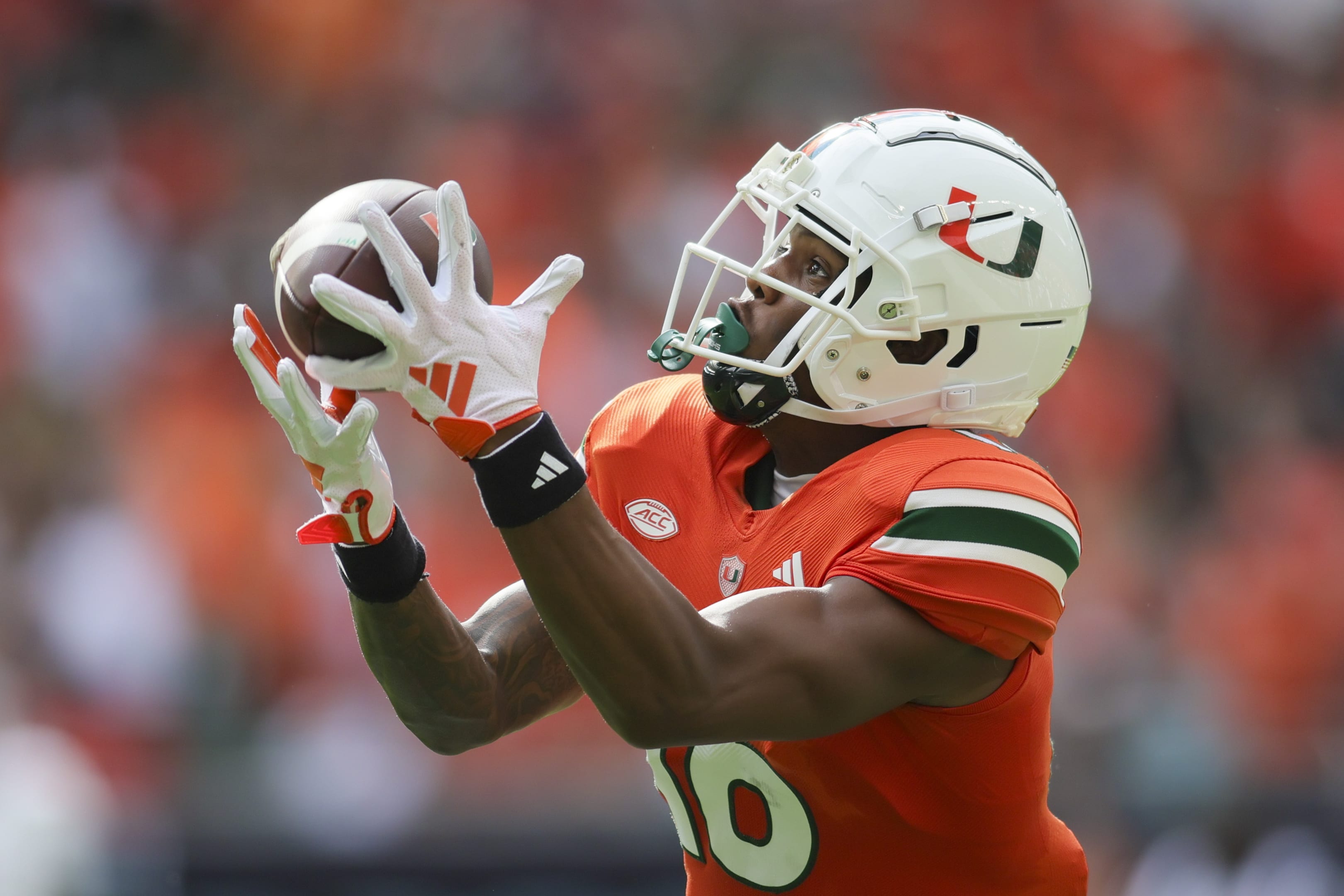 Former Miami Hurricane star re-enters the transfer portal, heading to ...