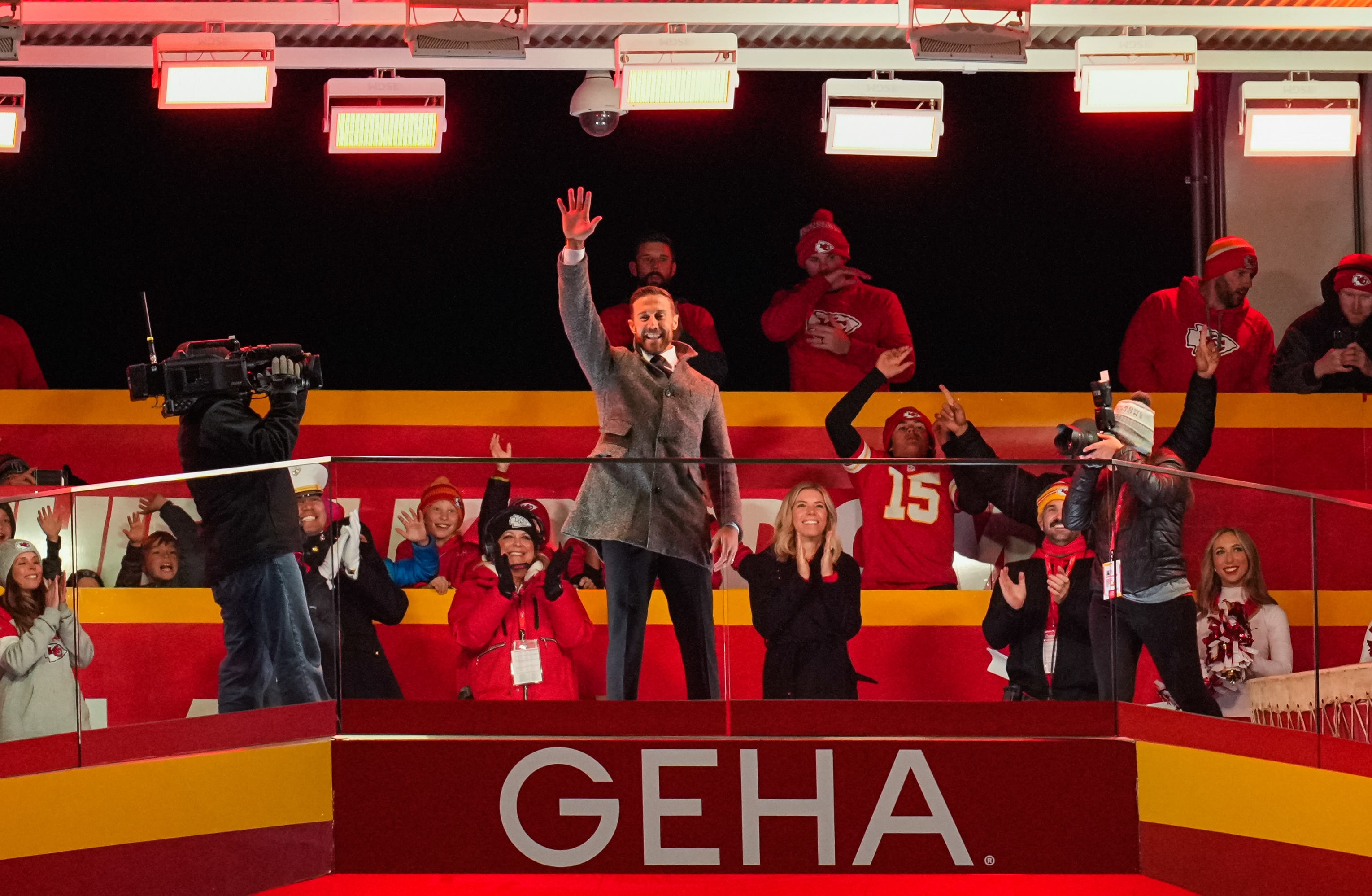 Former Chiefs QB Alex Smith shoots down offensive coordinator rumors ...