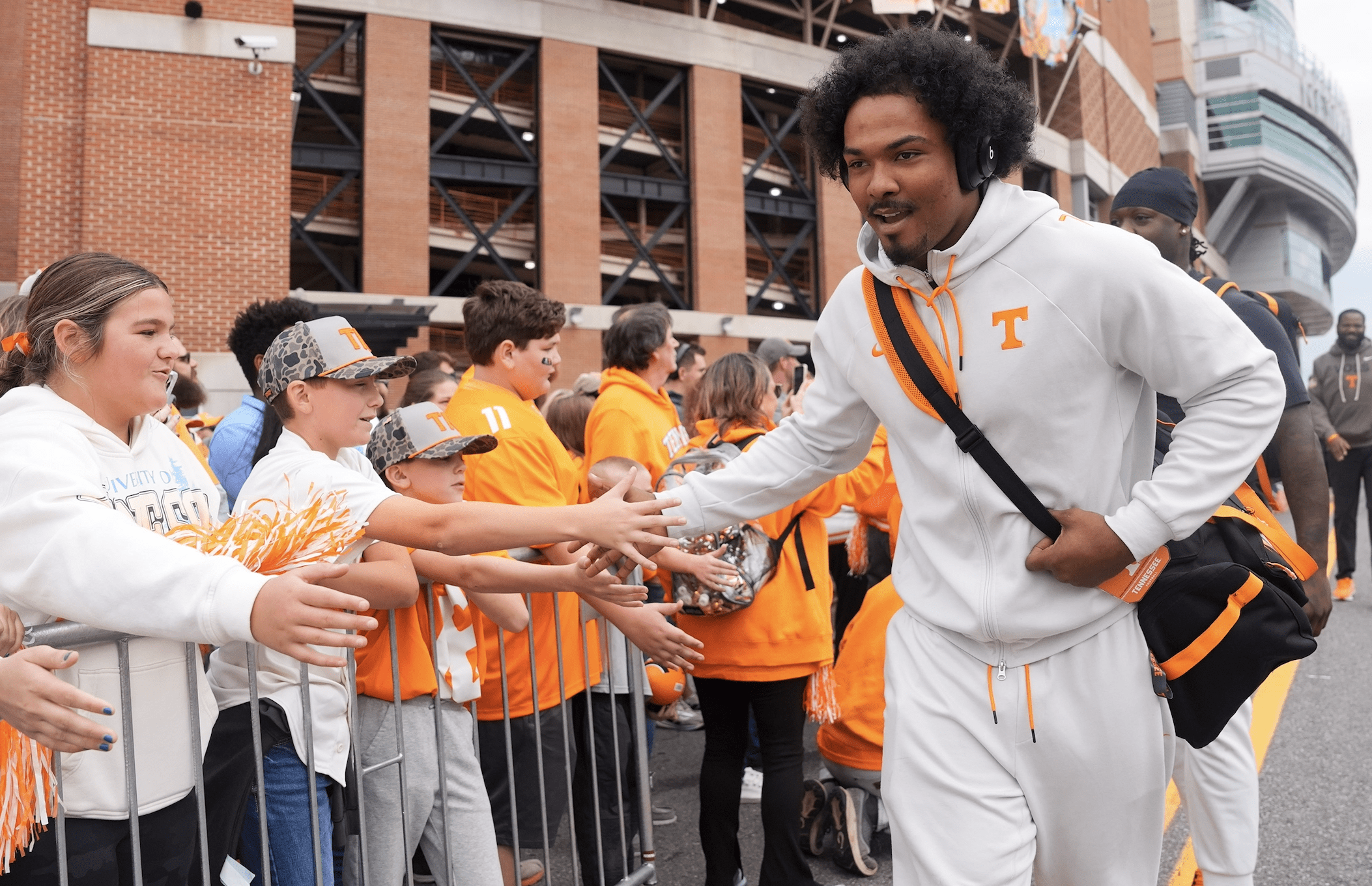 Tennessee Vols transfer linebacker Arion Carter connected to multiple ...