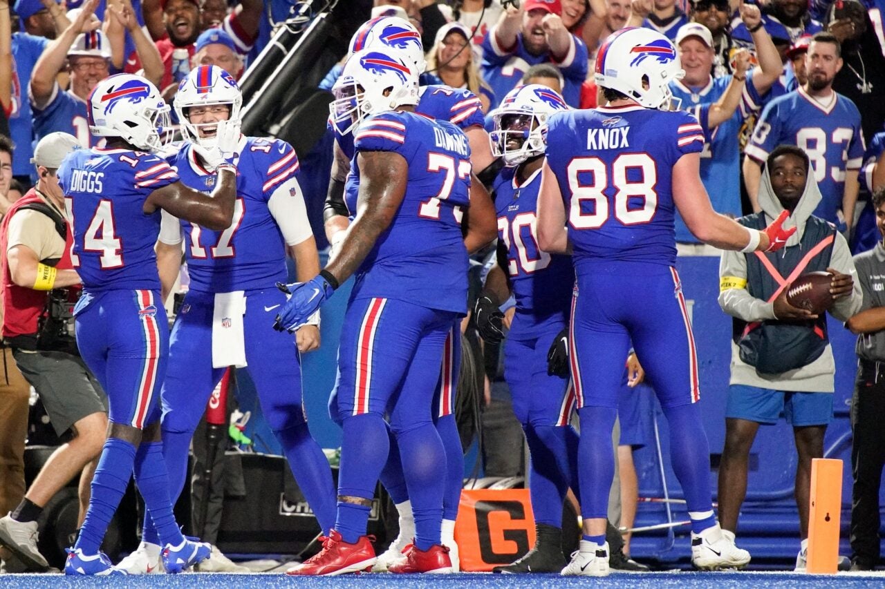 Bills have a chance to make a reunion happen and help fill a major team ...