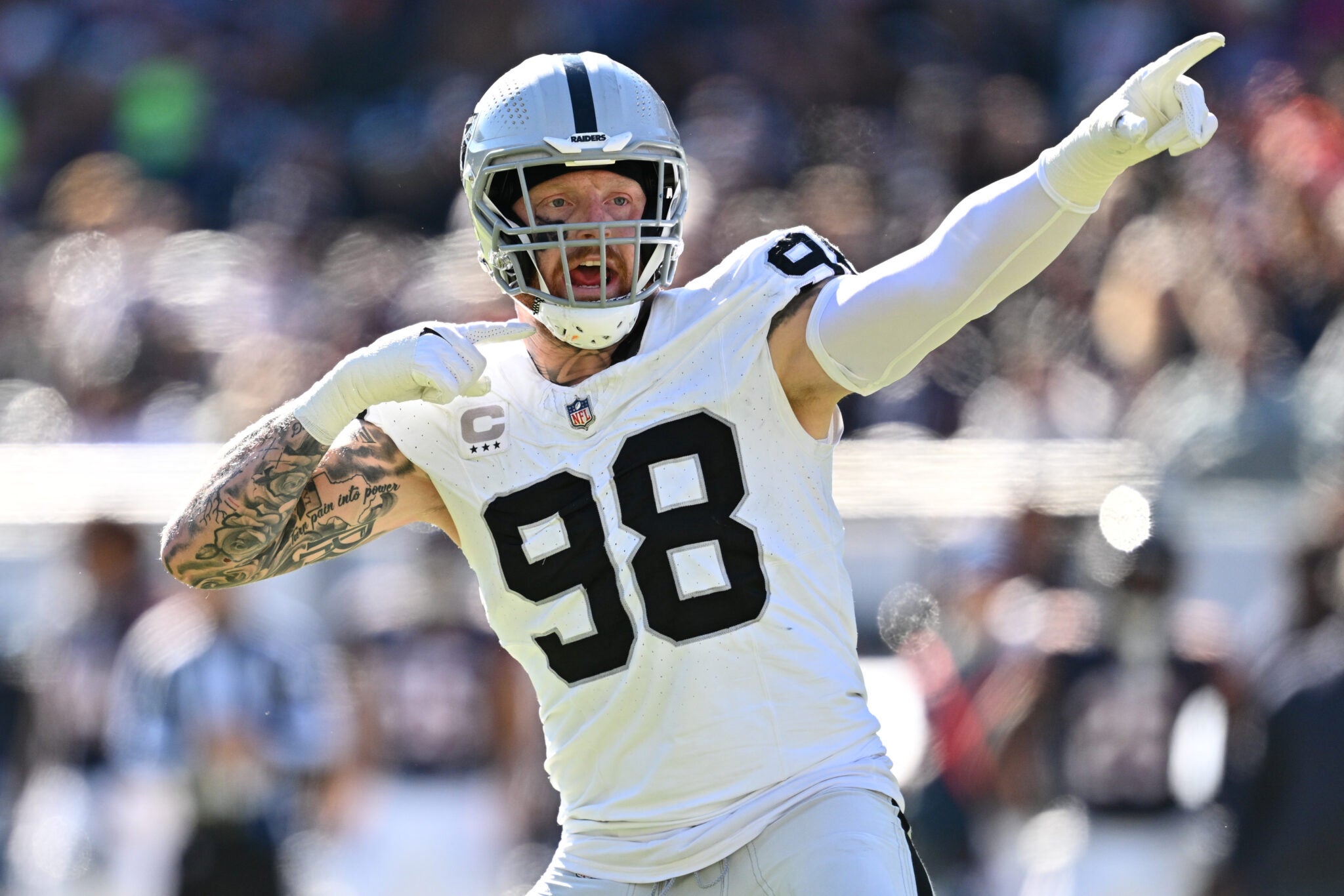 Maxx Crosby dumps a bucket of cold water on Bears fans after trade ...