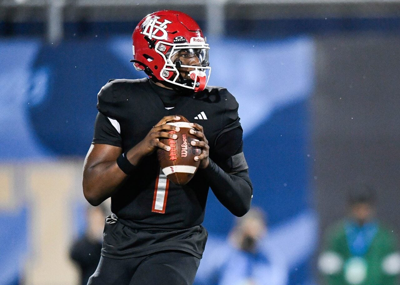 Notre Dame predicted to land a priority quarterback target