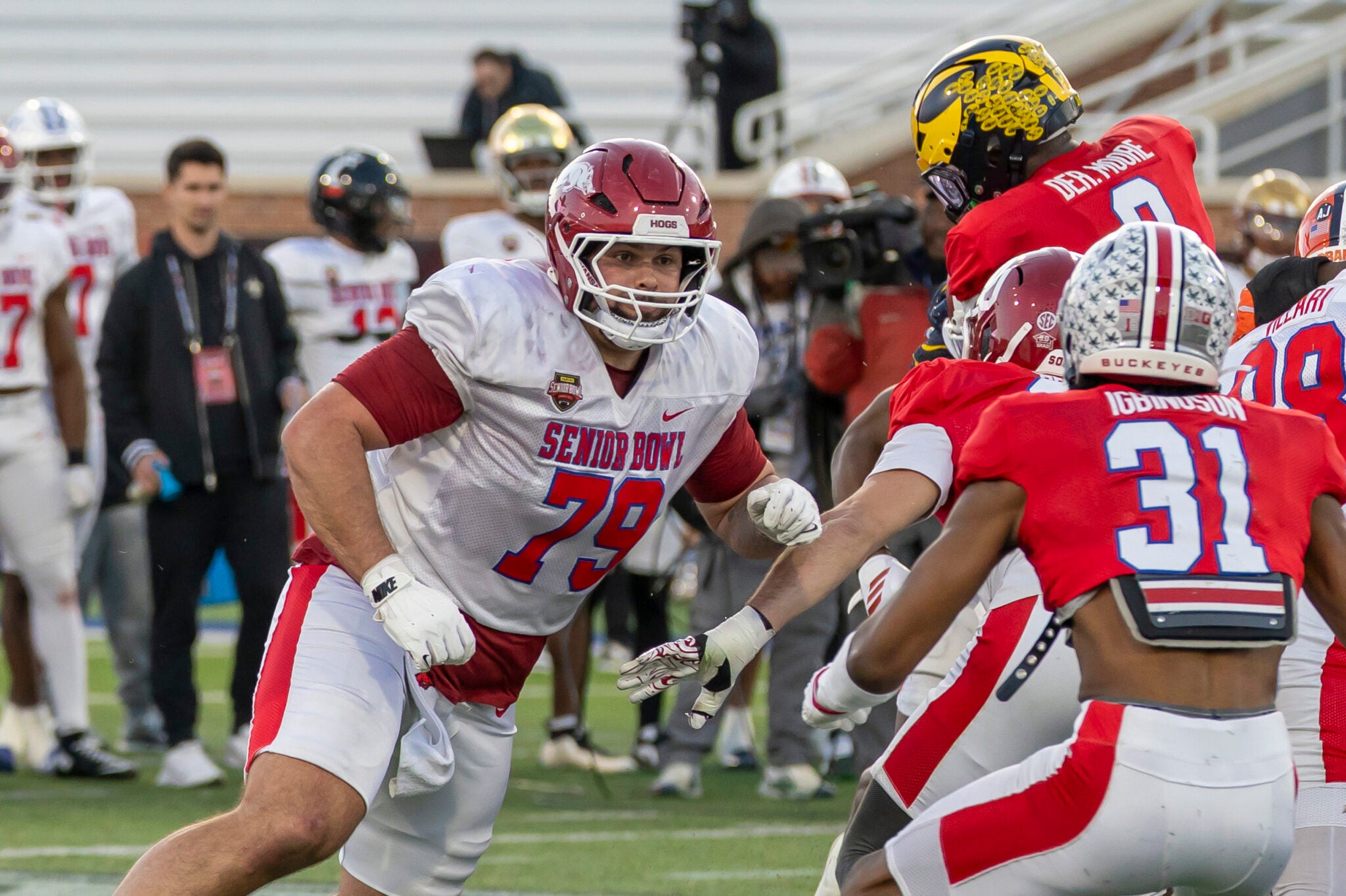 Tennessee Titans finally add offensive line help for Cam Ward in fifth ...