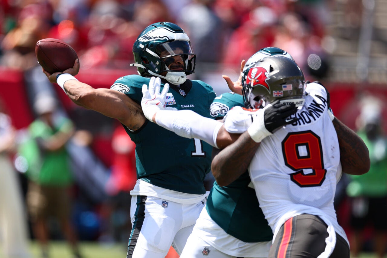 Eagles edge defender abruptly retires from the NFL following ...
